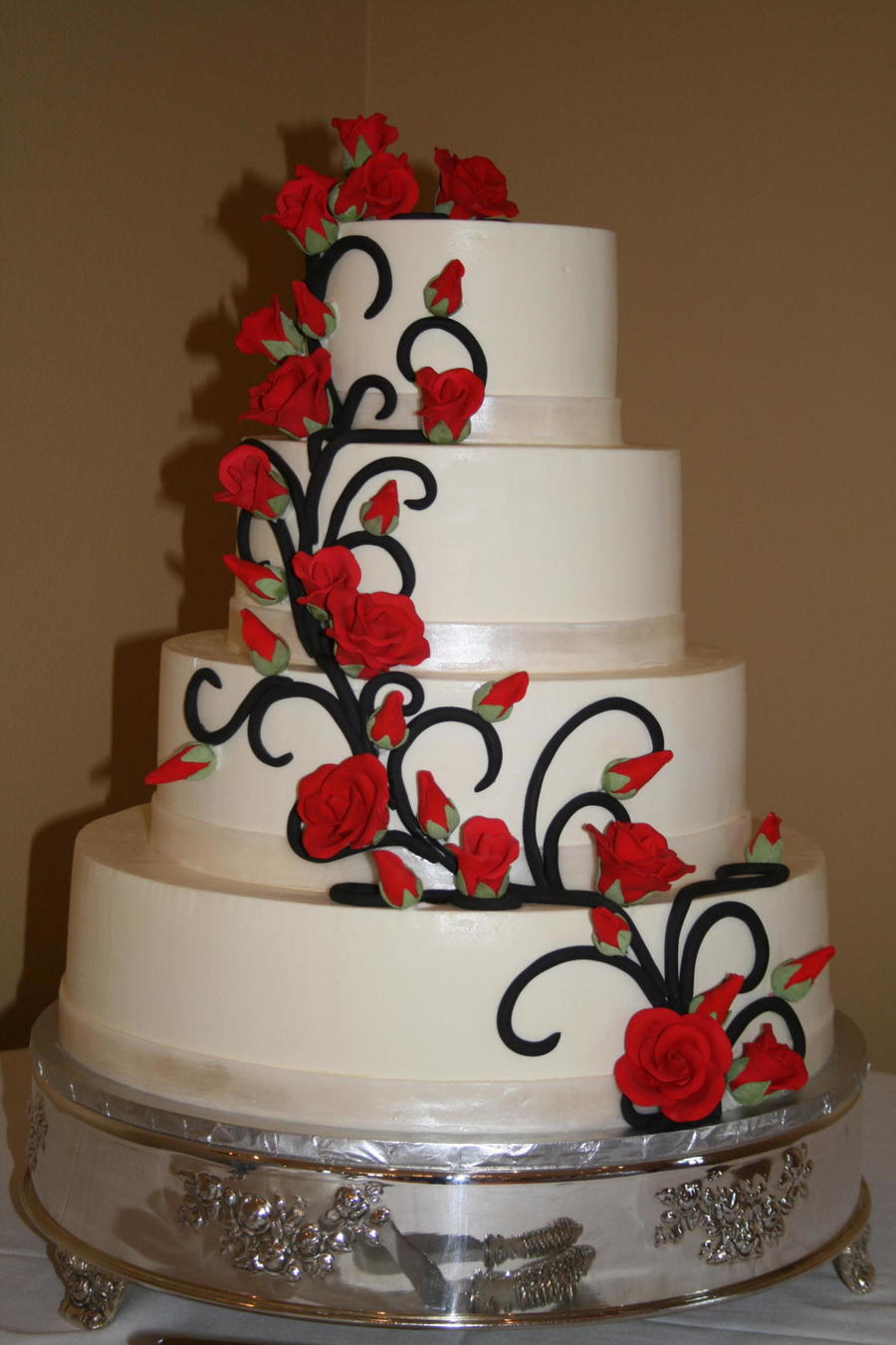 Black And White With Red Roses - CakeCentral.com