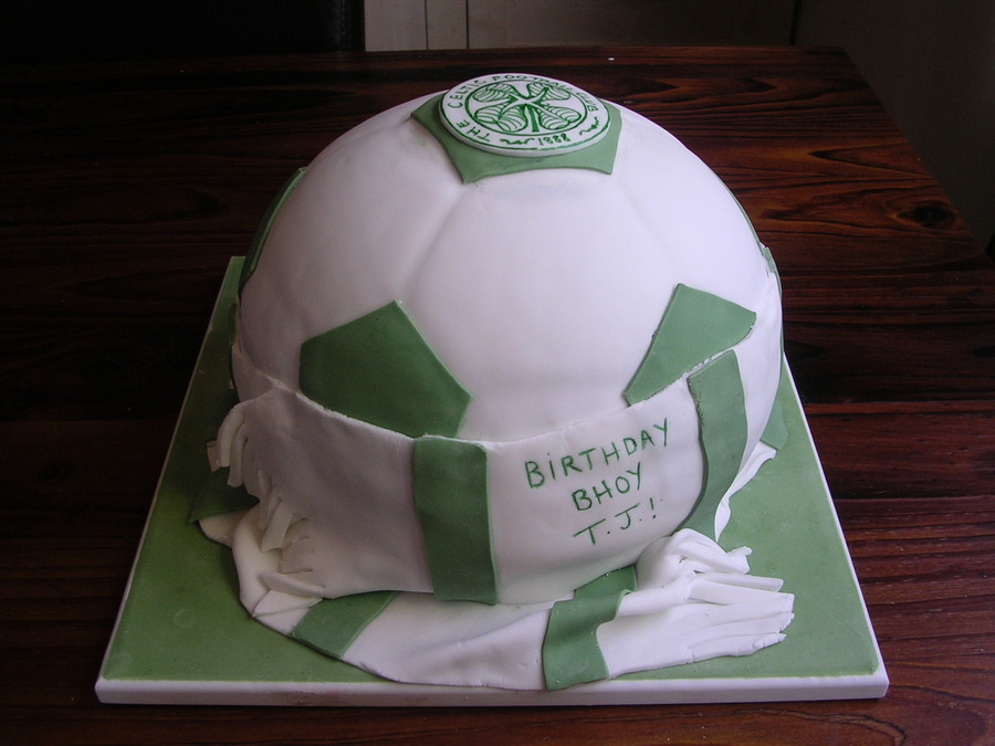Celtic Football/ Soccerball - CakeCentral.com