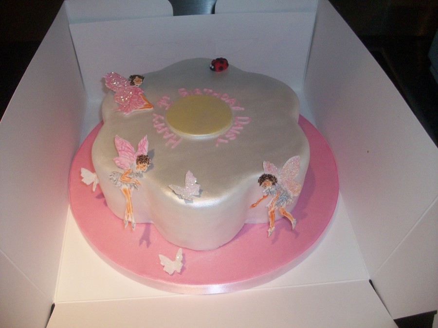 Daisy Cake - CakeCentral.com