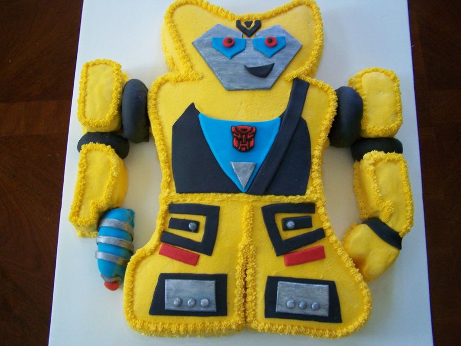 Transformers Bumblebee - CakeCentral.com