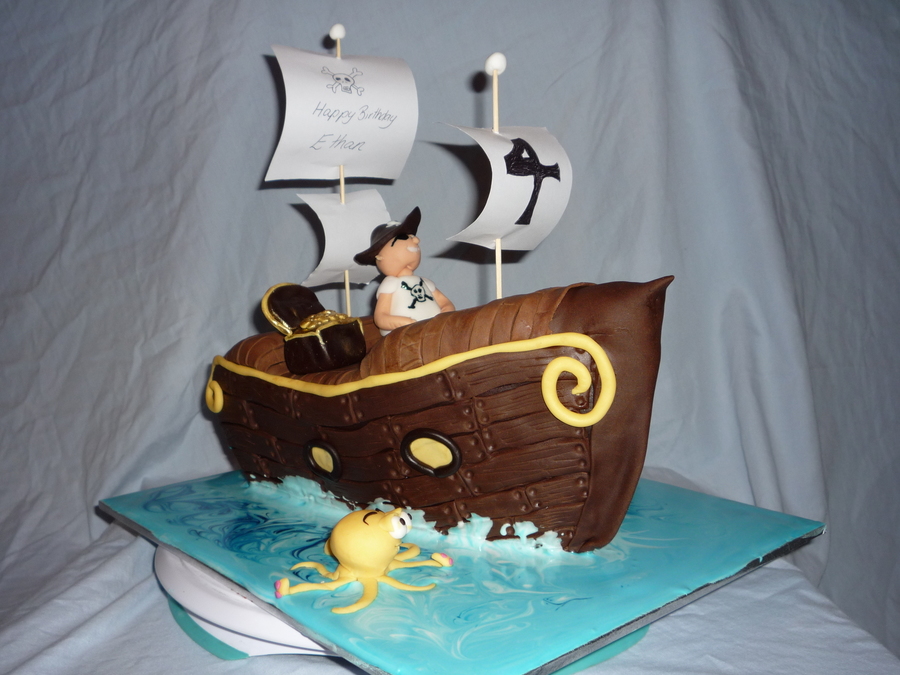 Pirate Ship - CakeCentral.com
