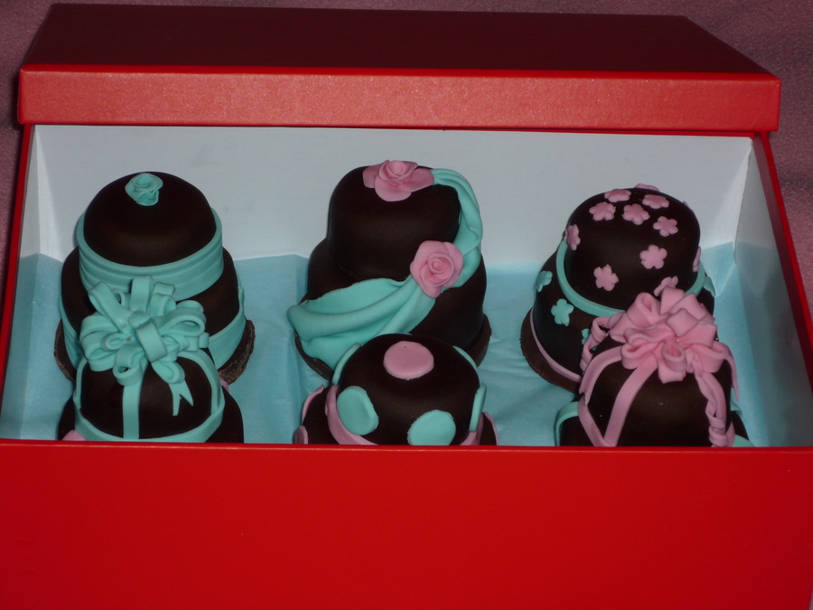 Cute Mini Cakes! - CakeCentral.com
