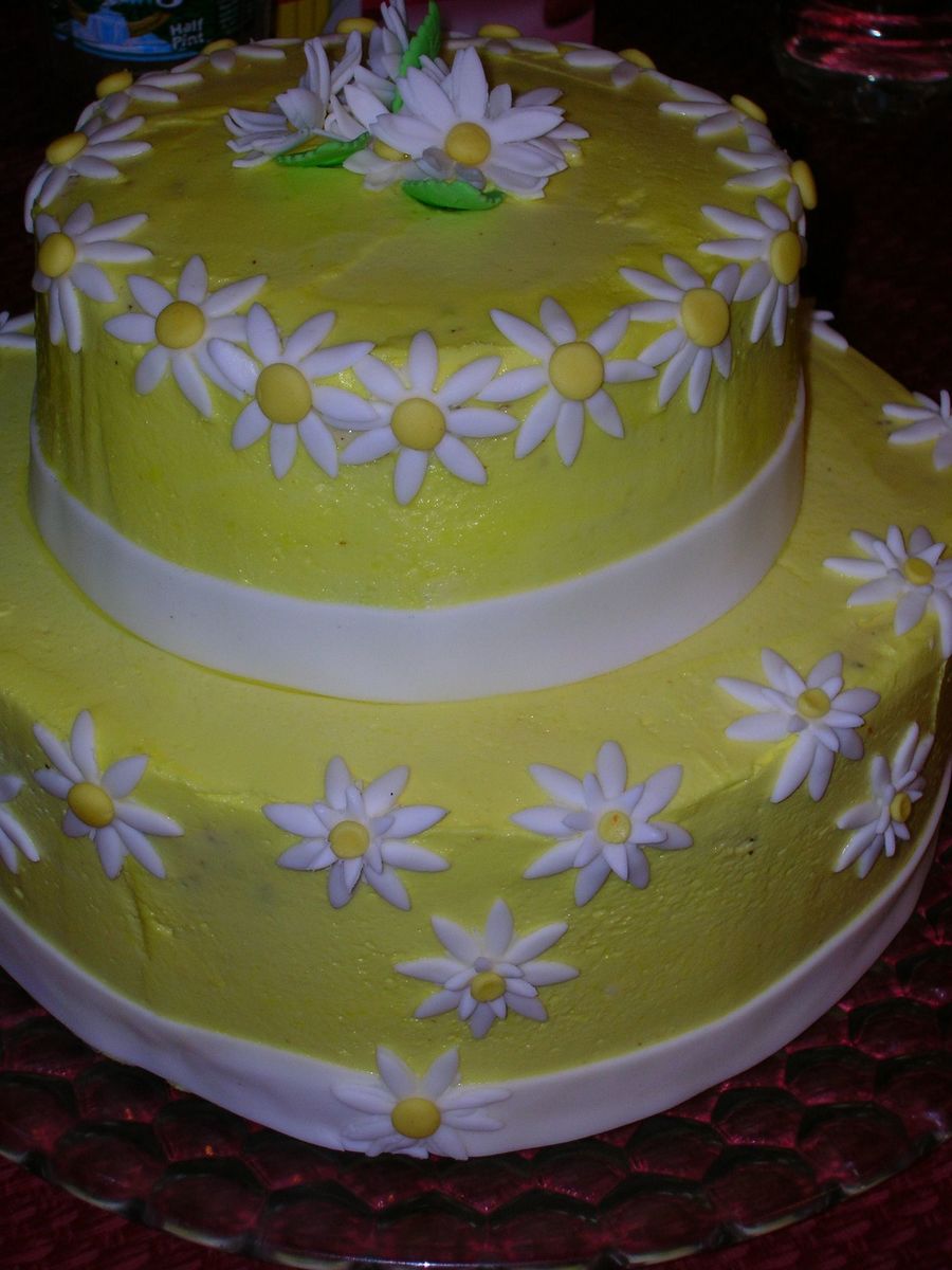 Daisy Cake - CakeCentral.com