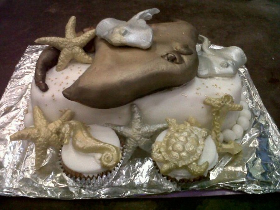Stingray Cake - CakeCentral.com