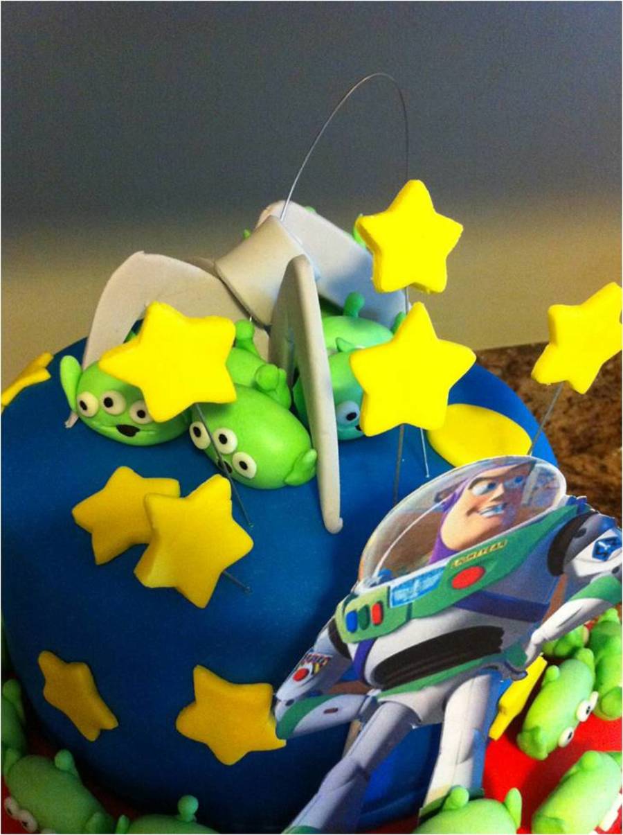 Buzz Lightyear Cake - CakeCentral.com