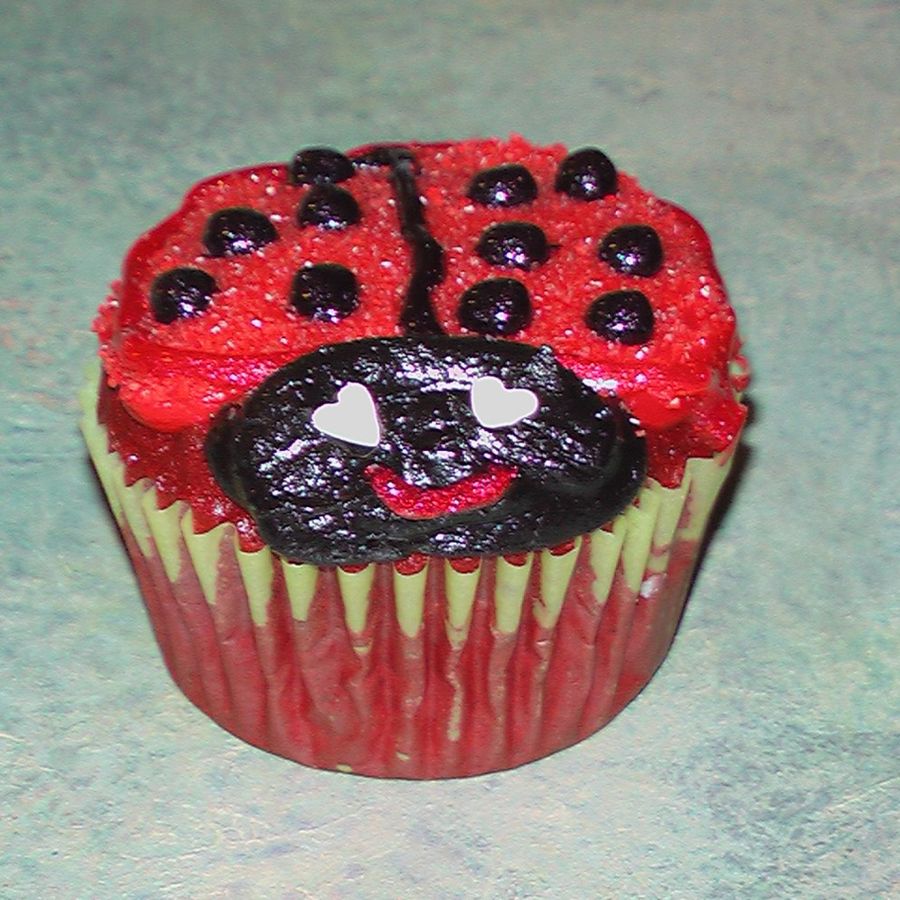 Ladybug Cupcakes - CakeCentral.com