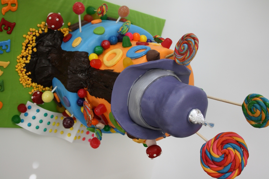 Willy Wonka And The Chocolate Factory - CakeCentral.com