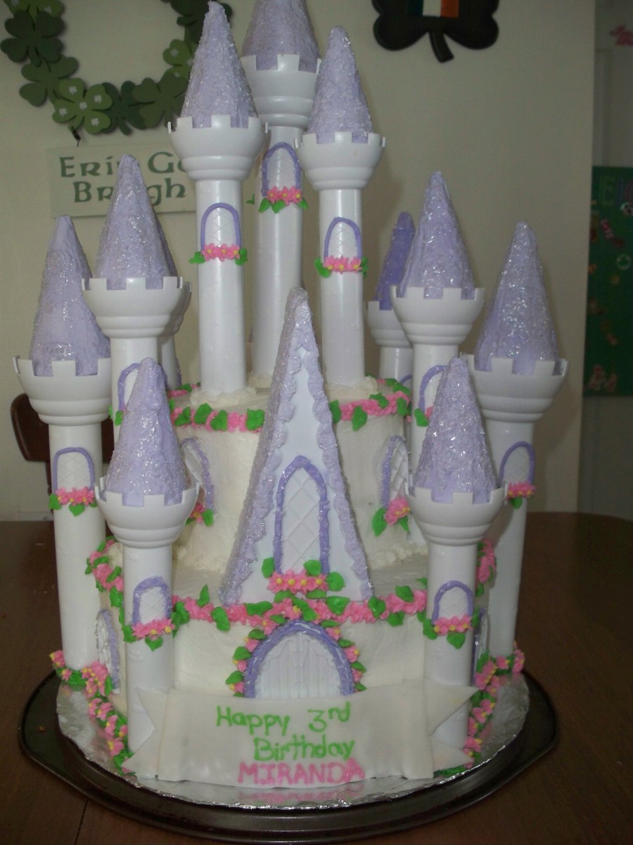 Castle Birthday Cake - CakeCentral.com