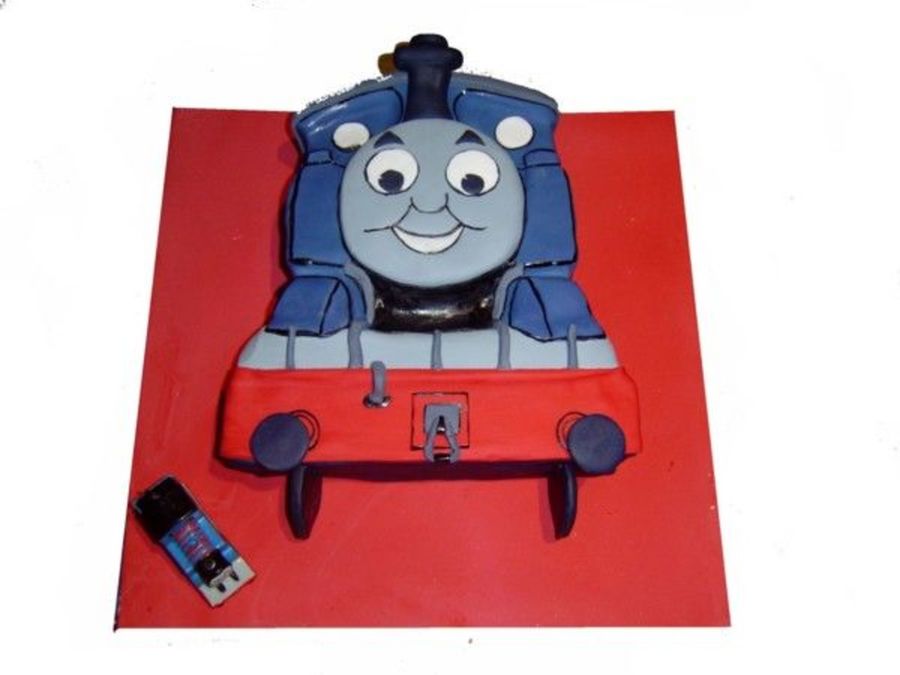 Thomas The Tank Engine 2D - CakeCentral.com