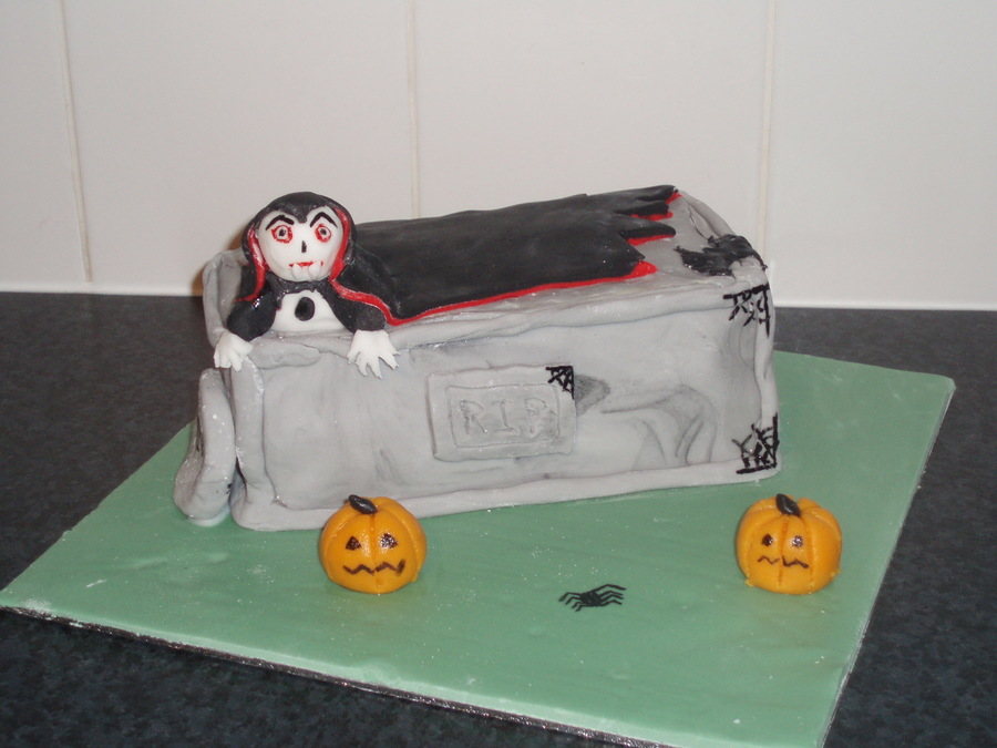 Dracula - CakeCentral.com