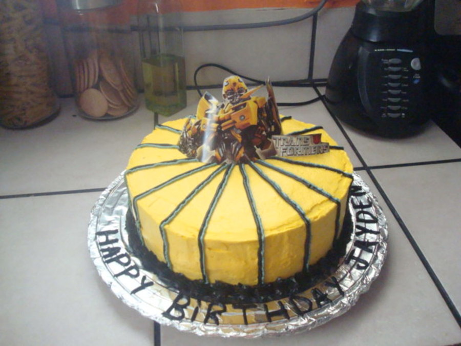 Transformers Bumblebee - CakeCentral.com