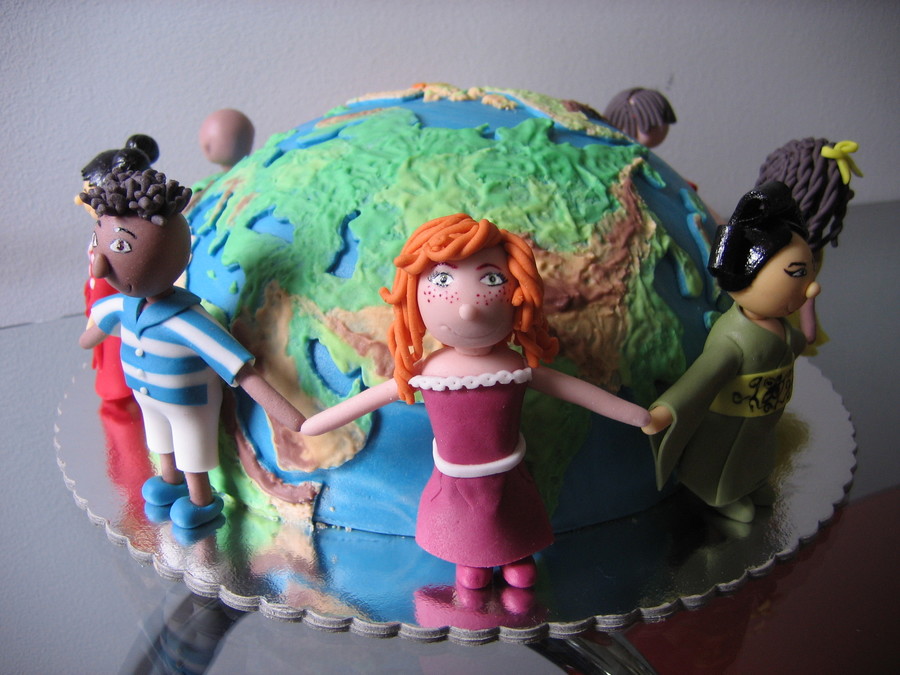 Children Holding Hands Around The World - CakeCentral.com