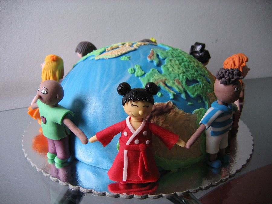 Children Holding Hands Around The World - CakeCentral.com
