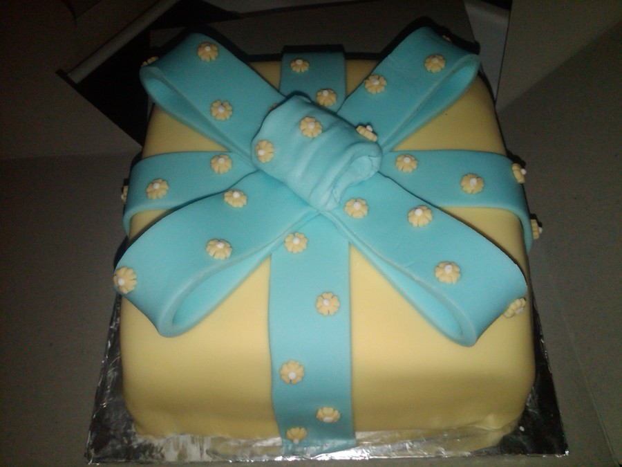 A Birthday Present Cake - CakeCentral.com