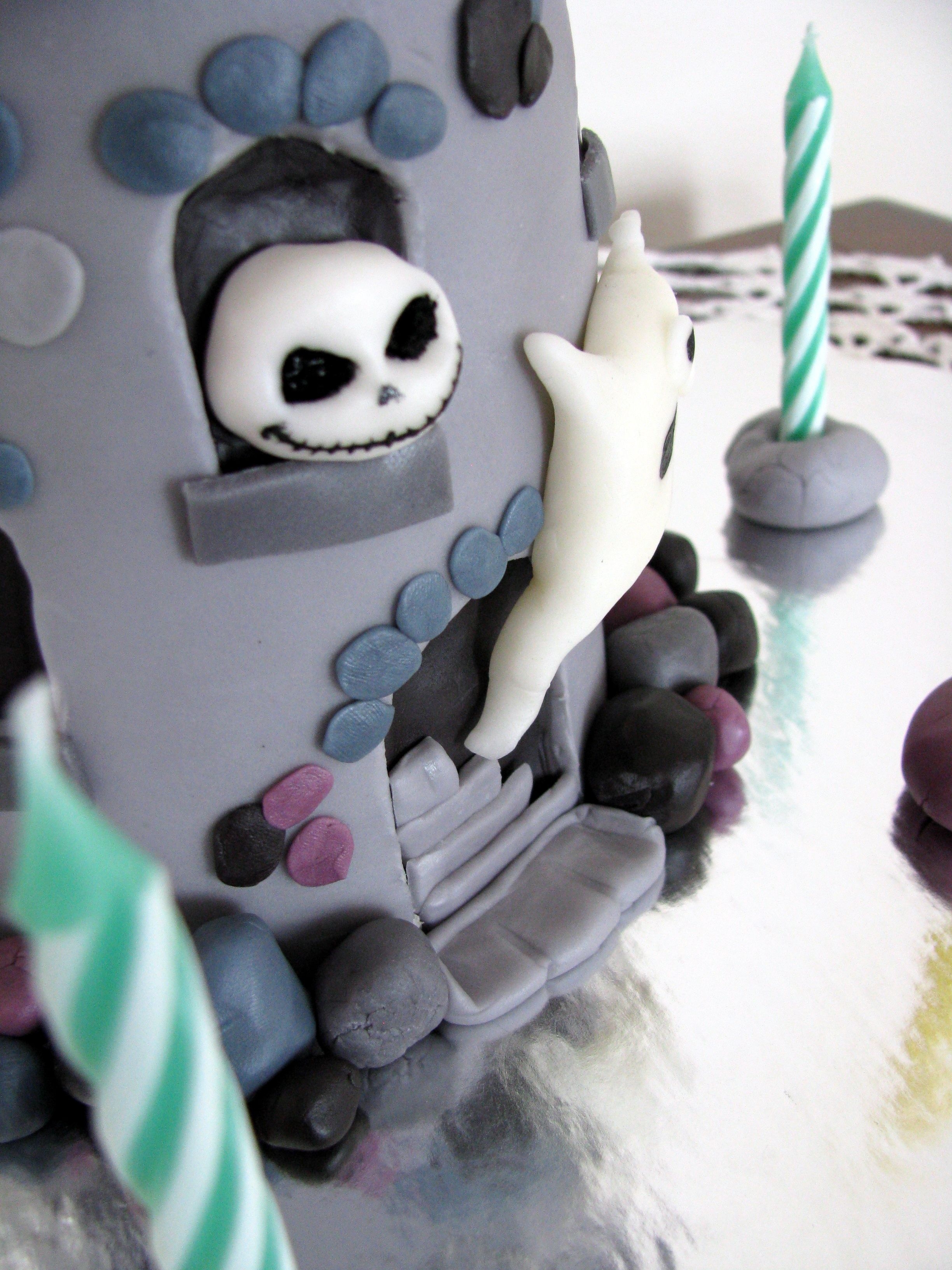 Oogie Boogie Spooooooky Cake - CakeCentral.com