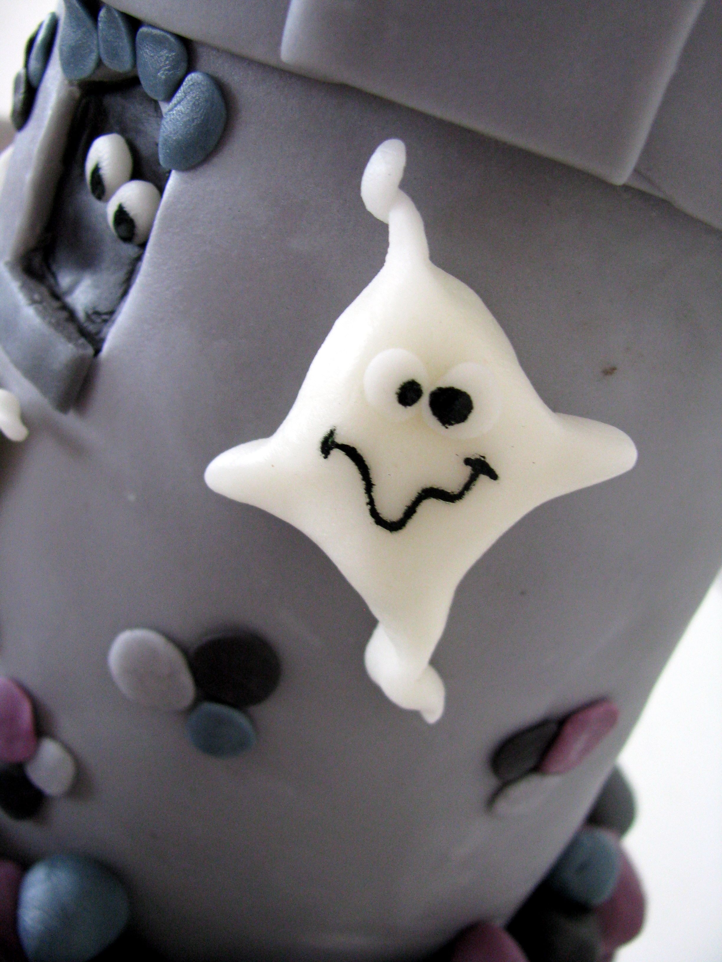 Oogie Boogie Spooooooky Cake - CakeCentral.com