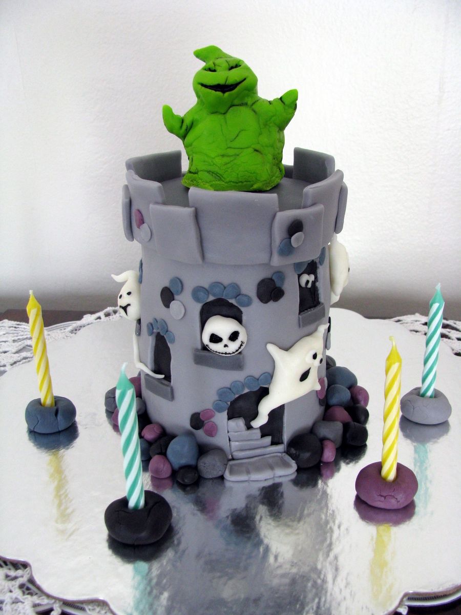 Oogie Boogie Spooooooky Cake - CakeCentral.com