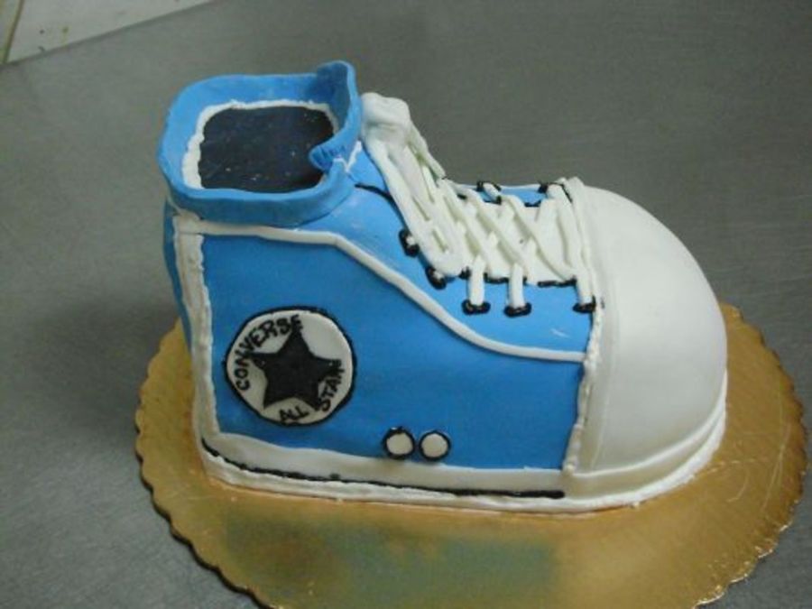 Blue_Converse.jpg - CakeCentral.com