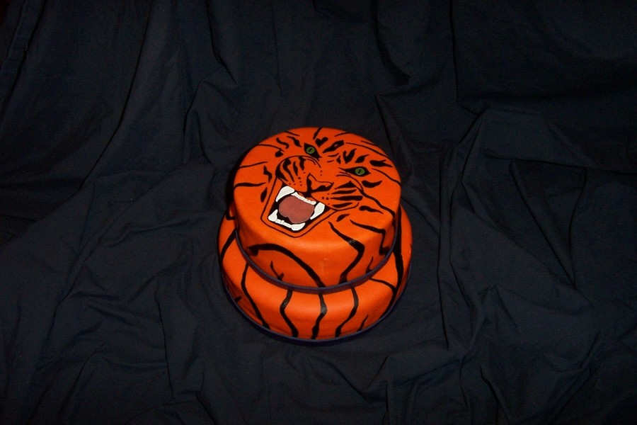 Clemson Tiger Cake - CakeCentral.com