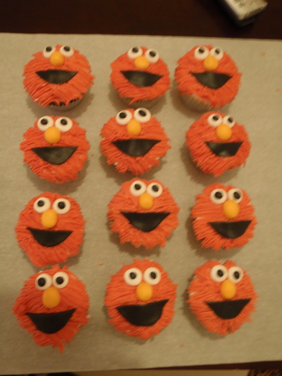 Elmo Cupcakes - CakeCentral.com