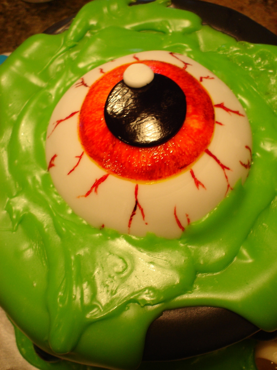 Eyeball In Cauldron - CakeCentral.com