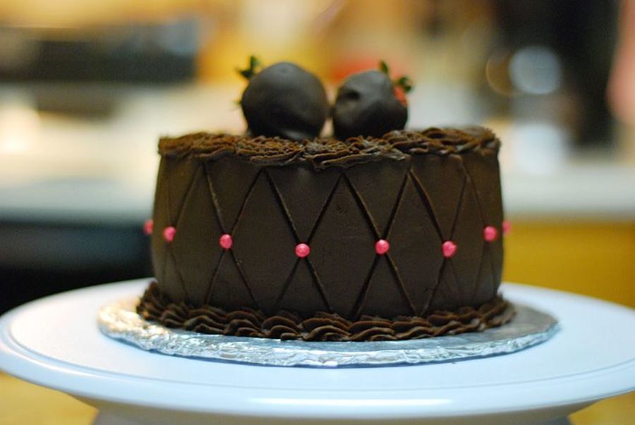 Mini Chocolate Diamond Pattern - CakeCentral.com