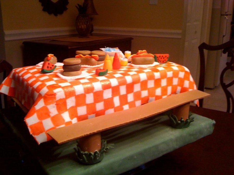 Picnic Table Birthday Cake - CakeCentral.com