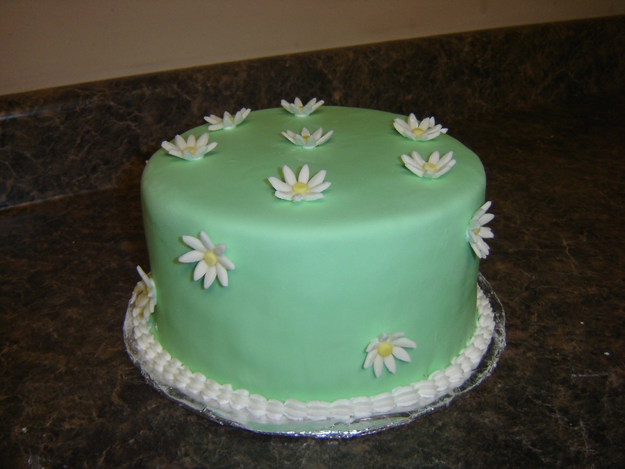 Daisy Cake - CakeCentral.com