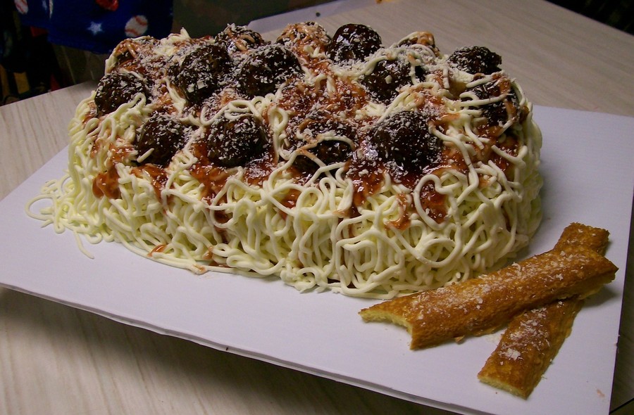 Spaghetti & Meatballs! - CakeCentral.com