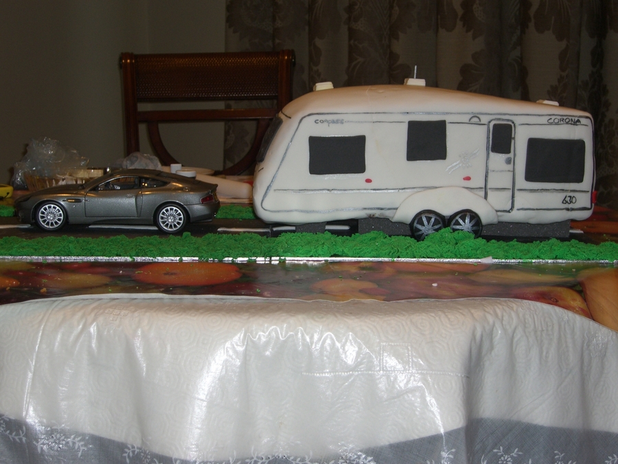 Caravan Cake - CakeCentral.com