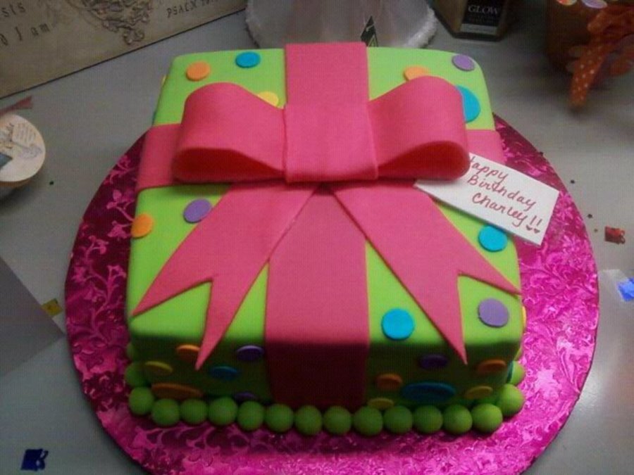 Present Cake - CakeCentral.com