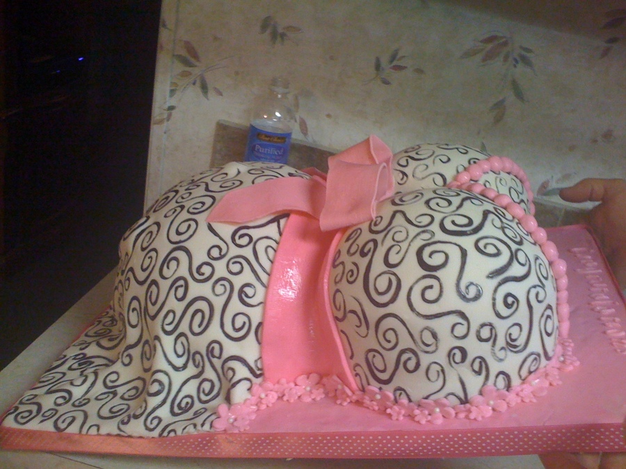 Baby Bump Cake - CakeCentral.com