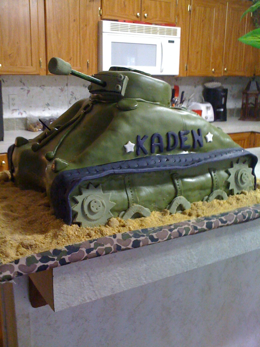 Army Tank Cake - CakeCentral.com