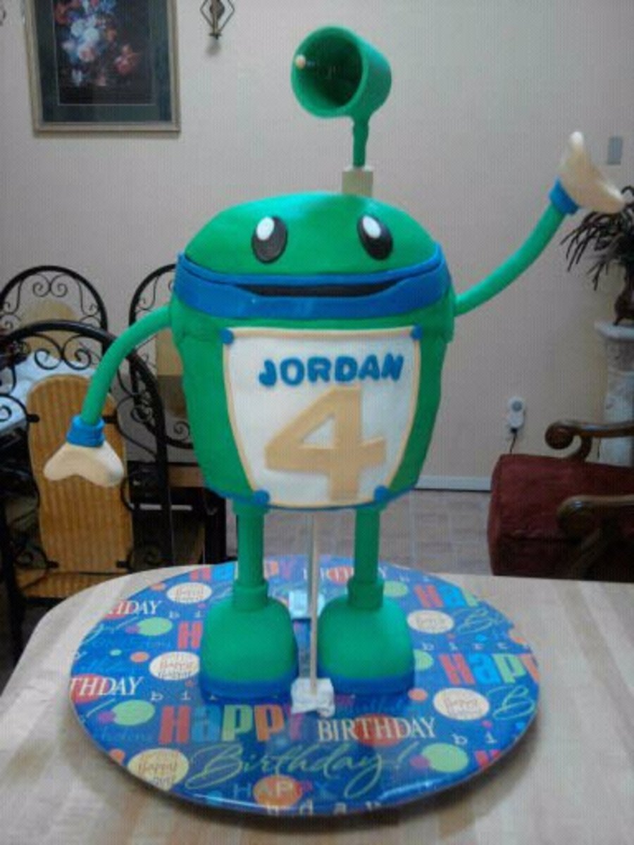 Bot From Team Umi Zoomi - CakeCentral.com