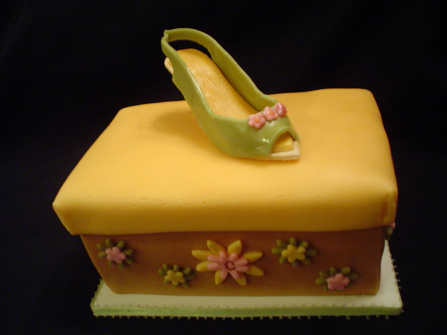 Mini Shoe Boxes & Purses - CakeCentral.com