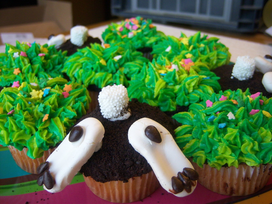 Disappearing Down The Rabbit Hole - CakeCentral.com