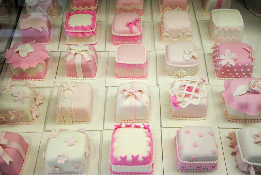 Pink White Mini Cakes - CakeCentral.com