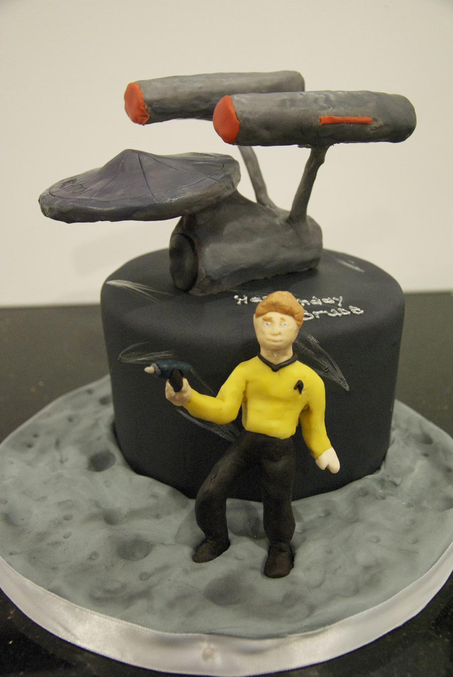 Star Trek Cake - CakeCentral.com