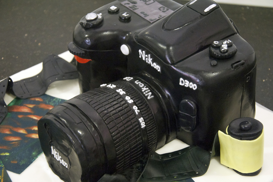 Nikon Camera Cake - CakeCentral.com
