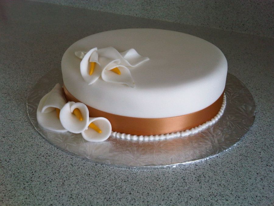 Small Round Wedding Cake - CakeCentral.com