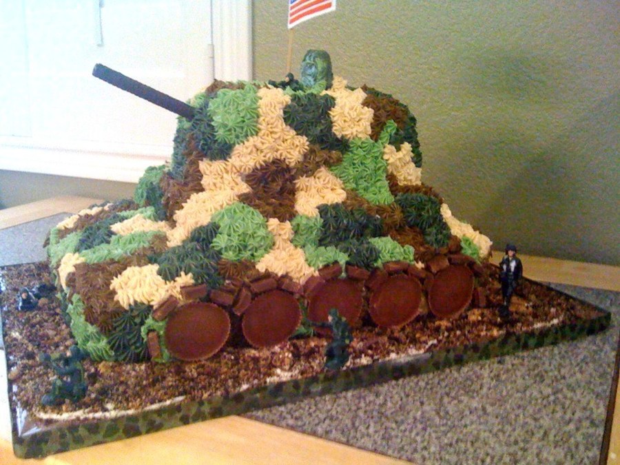Army Tank Cake - CakeCentral.com