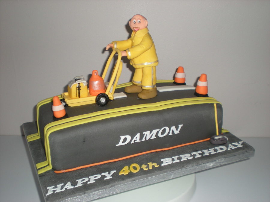 Road Marking Man - CakeCentral.com