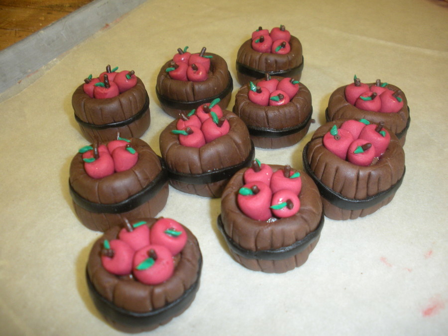 Apple Barrels - CakeCentral.com