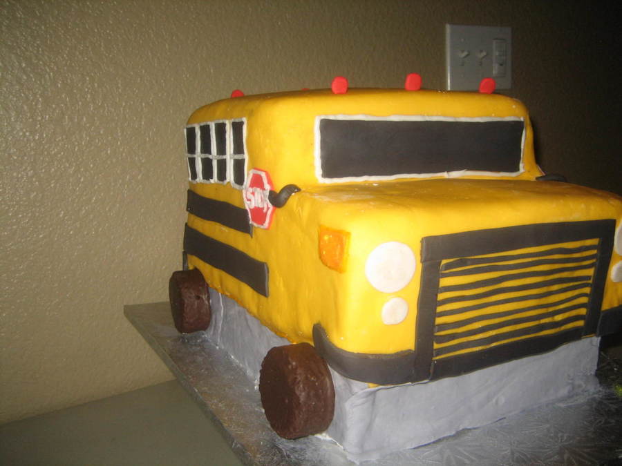 School Bus - CakeCentral.com