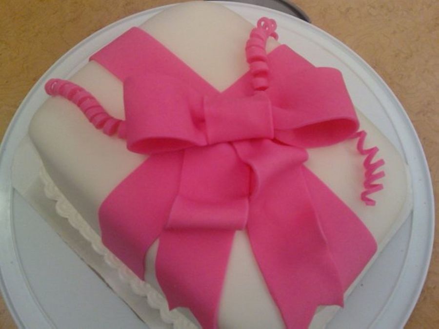 Bow Cake - CakeCentral.com