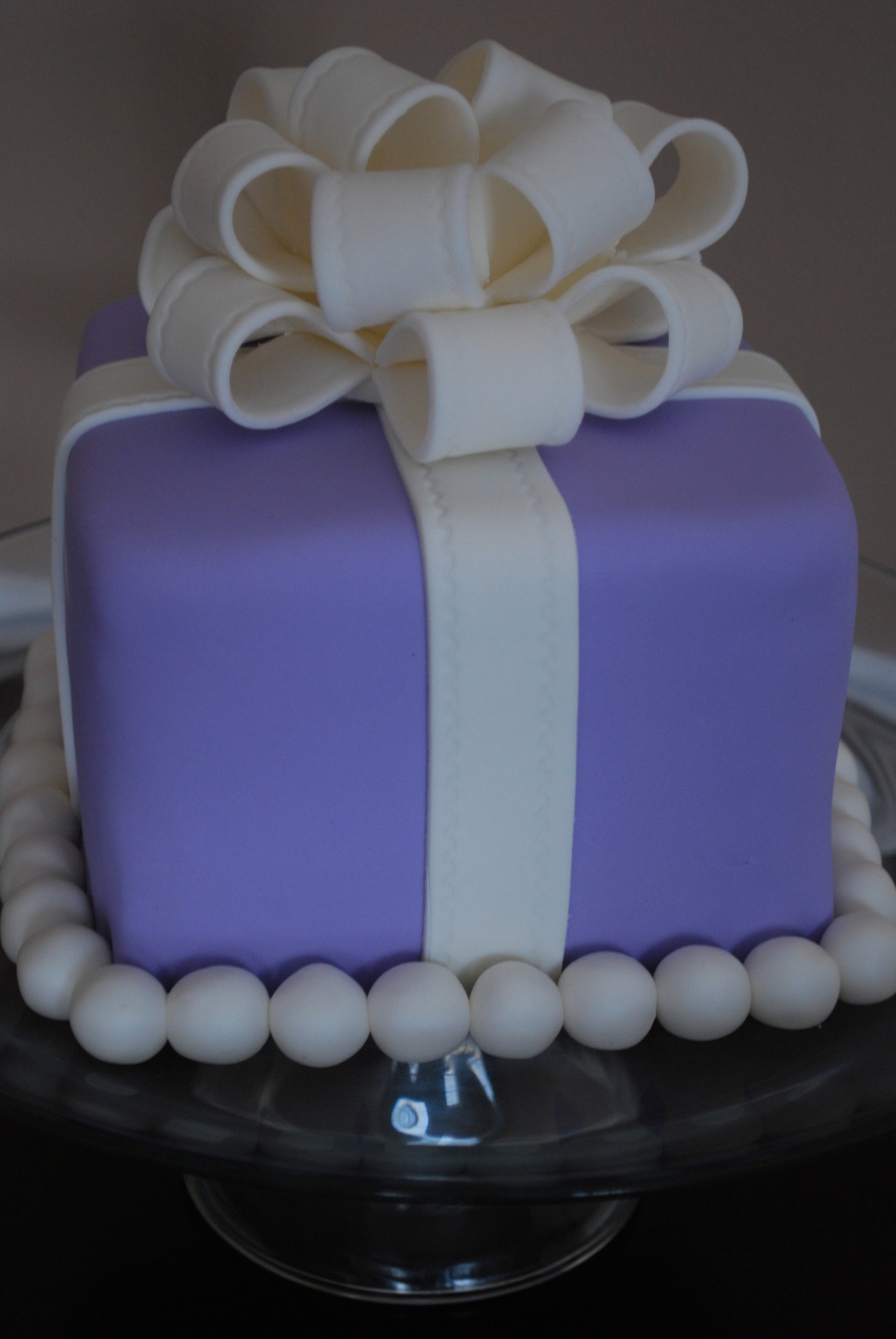 Gift Box Cake! - CakeCentral.com