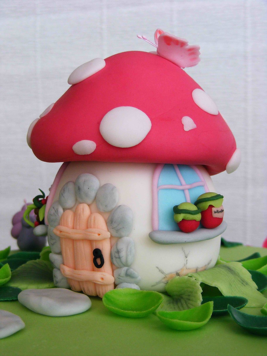 Mushroom Cake - CakeCentral.com