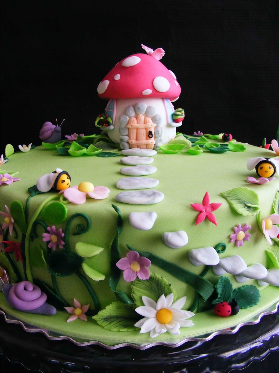 Mushroom Cake - CakeCentral.com