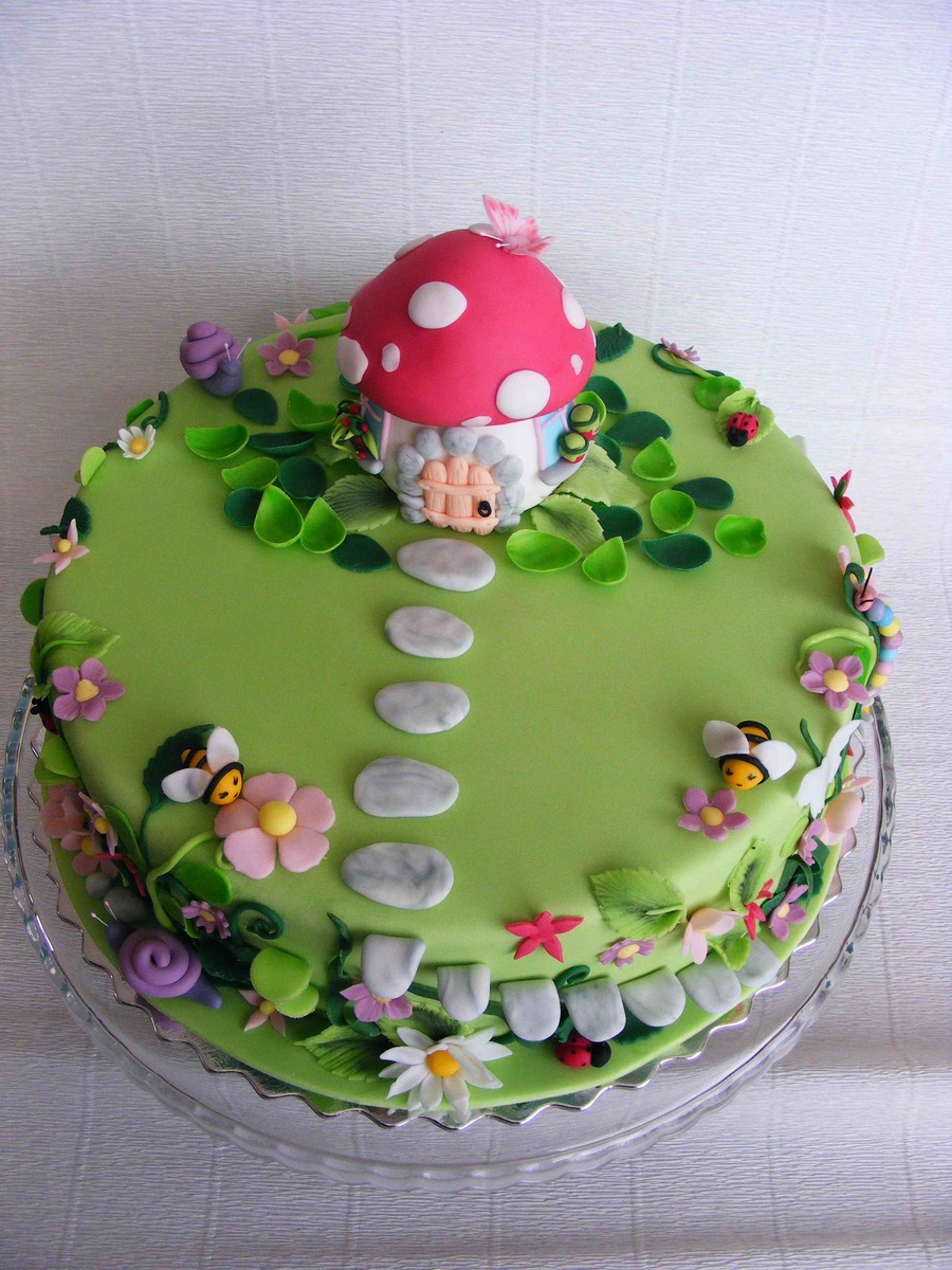Mushroom Cake - CakeCentral.com