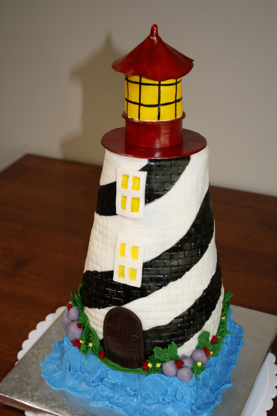 Lighthouse In The Bay - CakeCentral.com